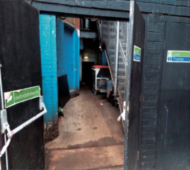 Just Tracks: 0859712730725: hive.co.uk